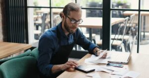 How Does Gratuity Work in a Restaurant?